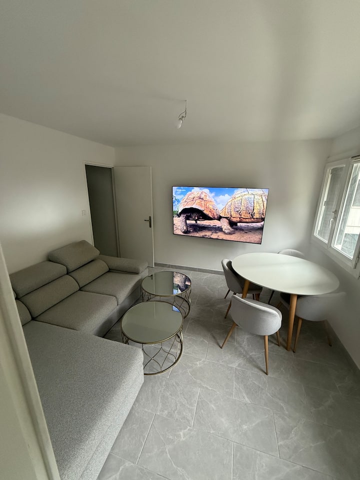 Apparemment 2 Chambre - ニース