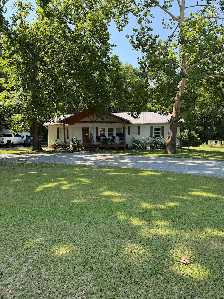 The Brick Cottage - Greensboro, AL