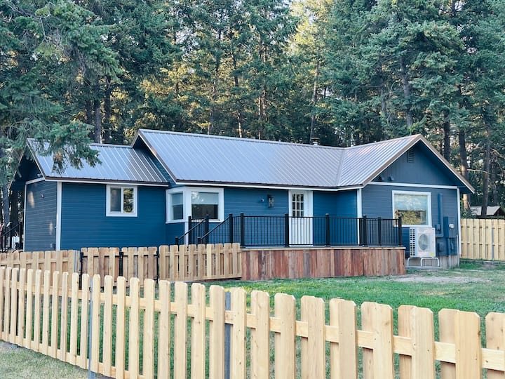 Woodland Escape - 3 Bdrm House 30 Min From Glacier - Columbia Falls, MT