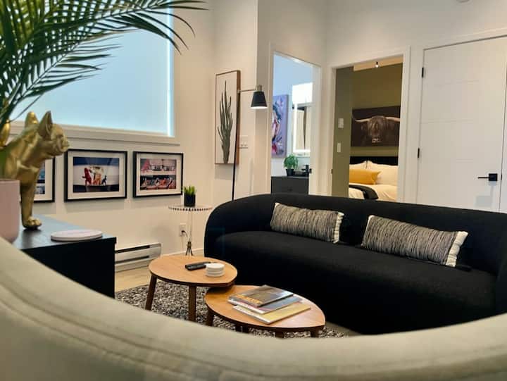 The Yellow Door Guest House | Near Downtown - Vancouver
