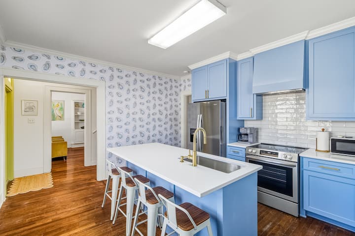 The Oyster Bed - Fleur De Lee - Monroe, LA