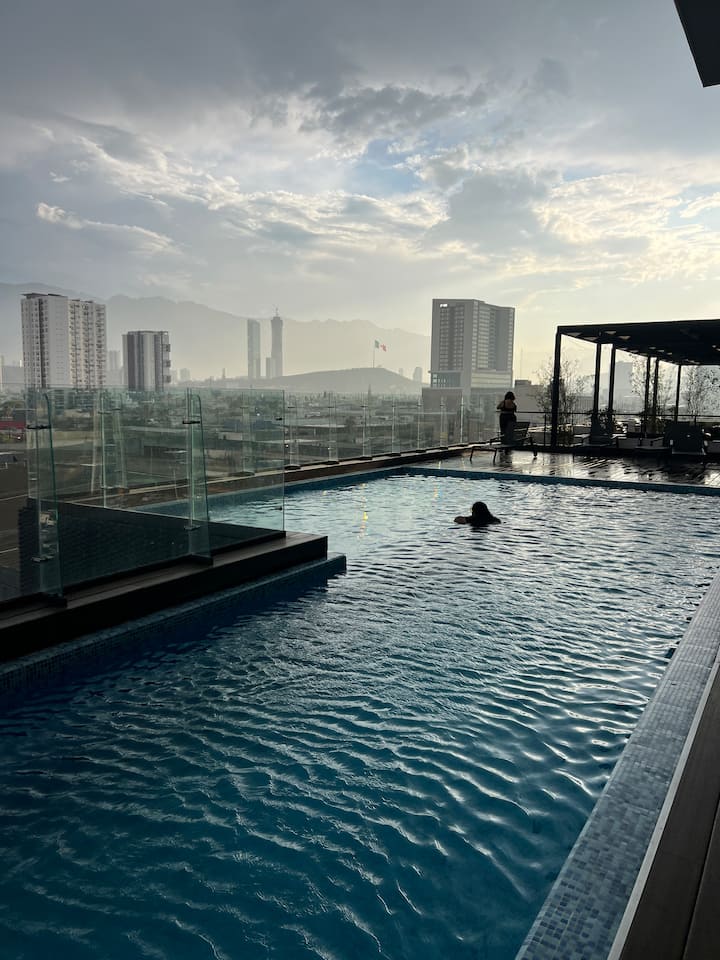 Departamento Céntrico Con Terraza - Monterrey