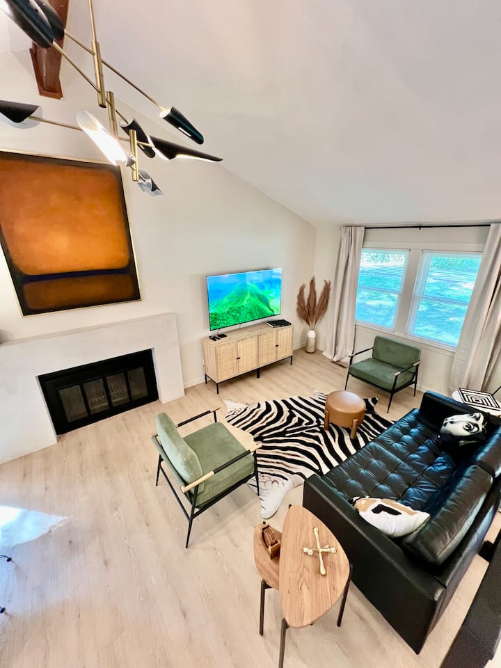 Lake Community, Quiet Retreat, Upscale Comforts - Weatherby Lake, MO