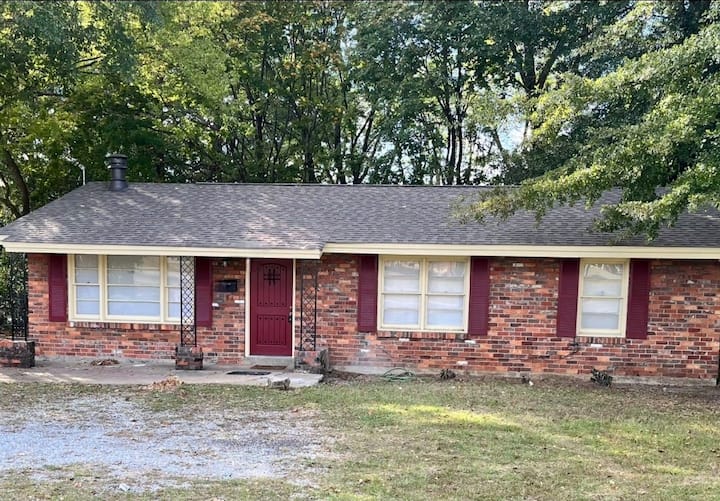 “Charming & Cozy Home | 3 Min To Va + Downtown” - Montgomery, AL