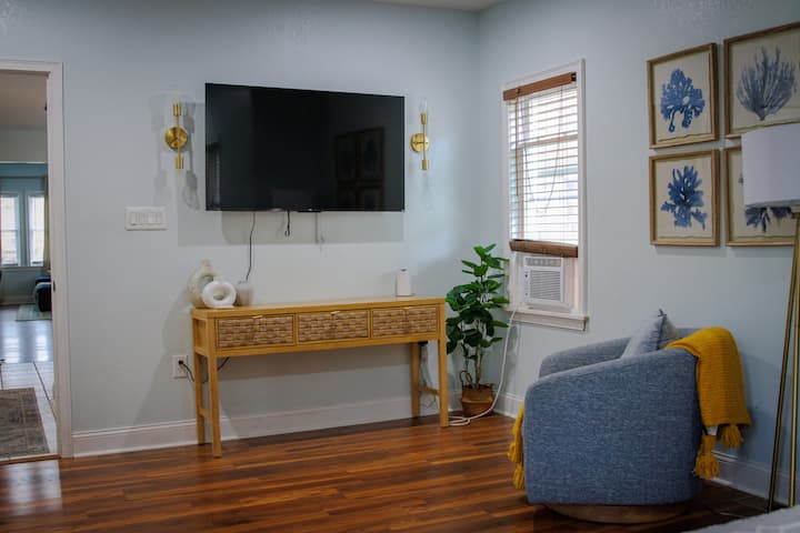 1 Br Modern, Luxury Apartment | In Rockford, Il - Rockford, IL