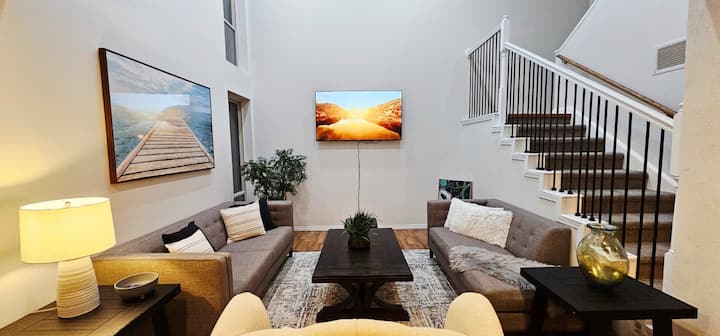 “Spacious Private Retreat Near Major Attractions” - Arlington, TX