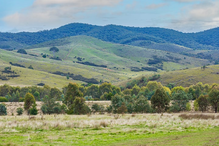 Secluded River Farm Cabin | Pet & Horse Friendly - Murrumbateman