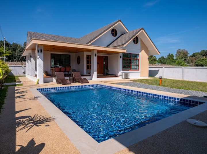 Relaxing Poolside Stay – 3br Cozy House - Thailand