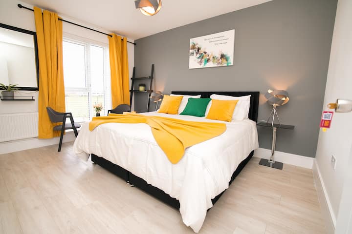 Milton Keynes Family Relocation Corporate Stay 5br - Milton Keynes