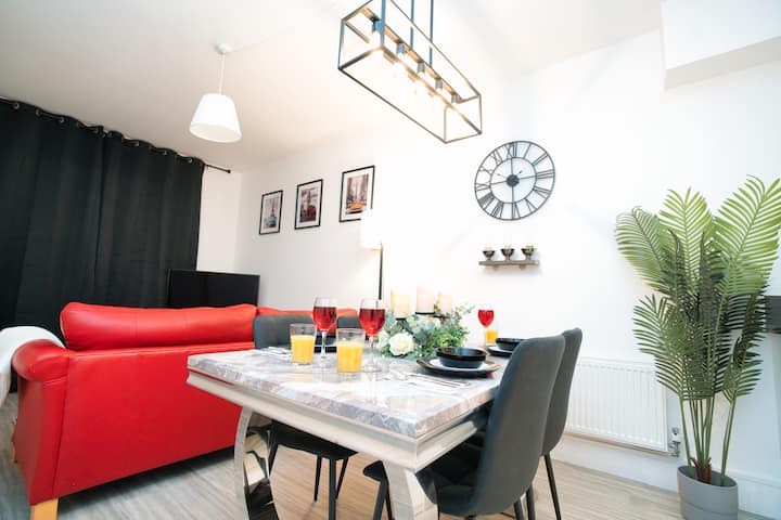 Milton Keynes Family Relocation Corporate Stay 5br - Milton Keynes