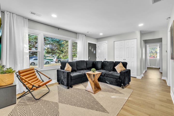 Cozy 3br Retreat With Grill • Near O’hare Airport - Des Plaines, IL