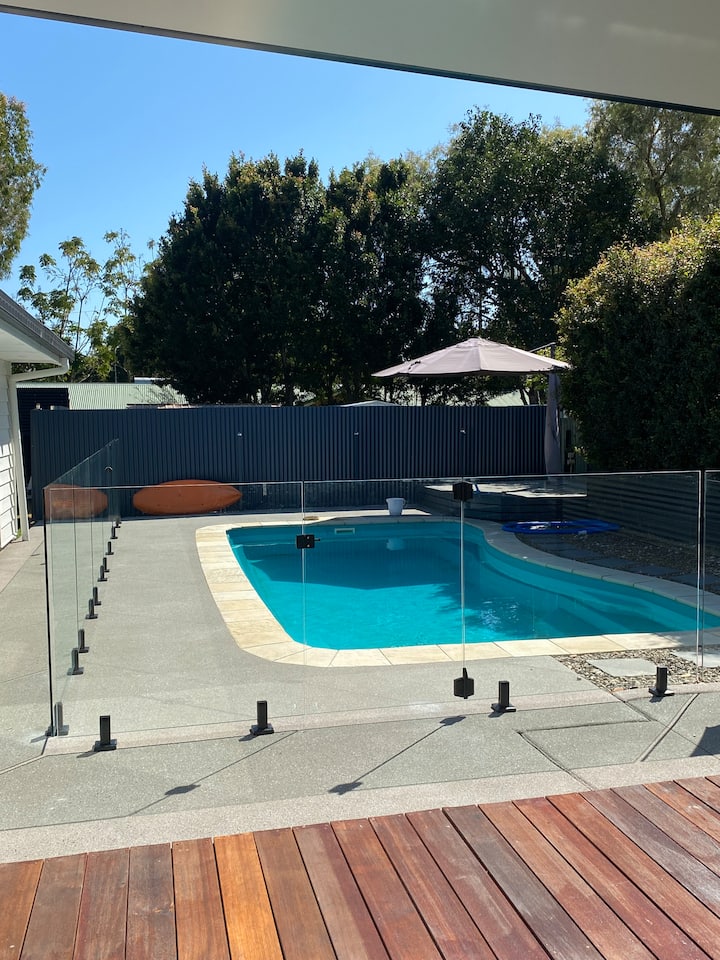 Buderim Family Oasis | Pool, Space & Style - Aussie World, Palmview