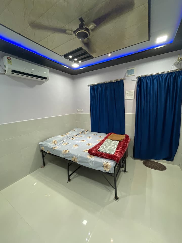 1bhk Studio Apartment In A Society - Mumbai