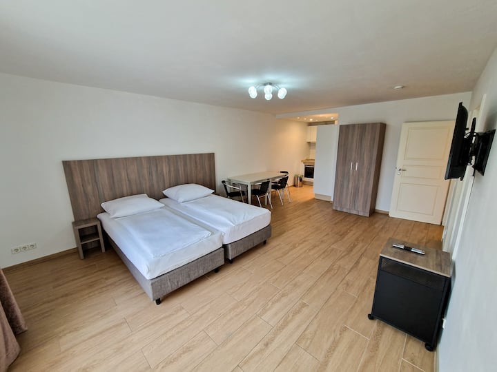 2-zimmer-apartment/check-in Im Hotel 5 Min. Zu Fuß - Langen