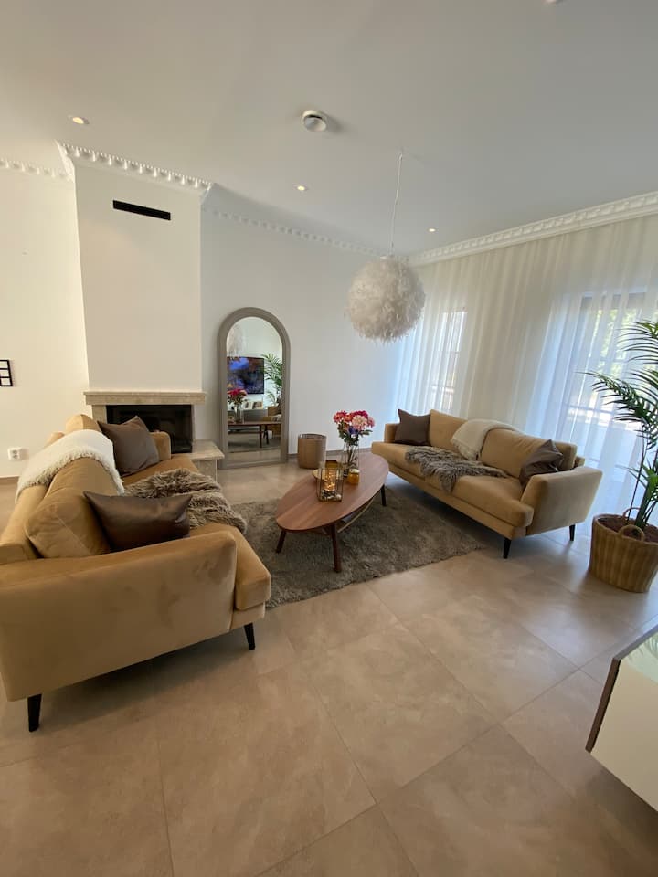 Ultra Luxury & Cozy Getaway Stay - Landskrona
