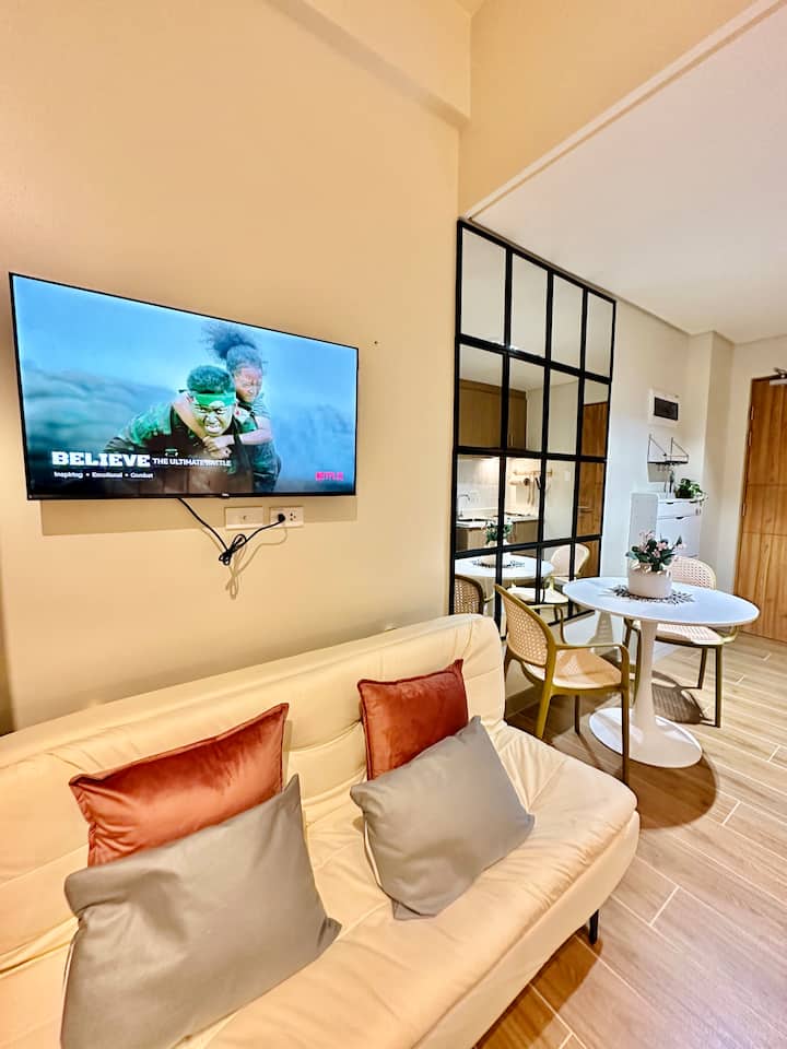 New Studio Unit W/ Balcony @ Twin Lakes Tagaytay - Alfonso