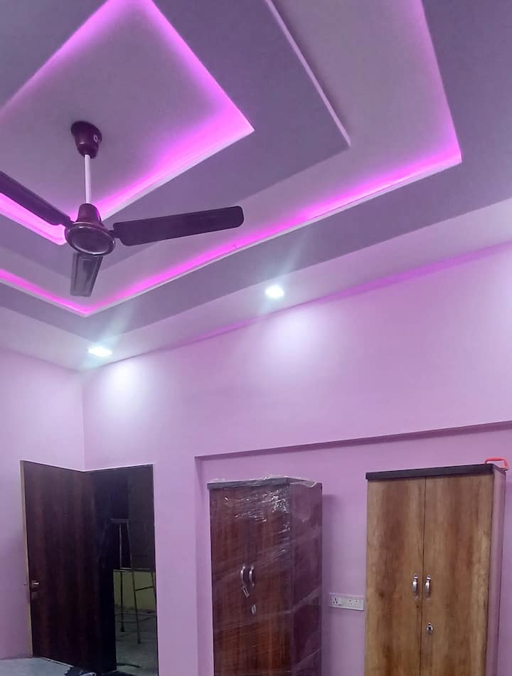 We Provide Rooms With Peace & Safety. - Raipur