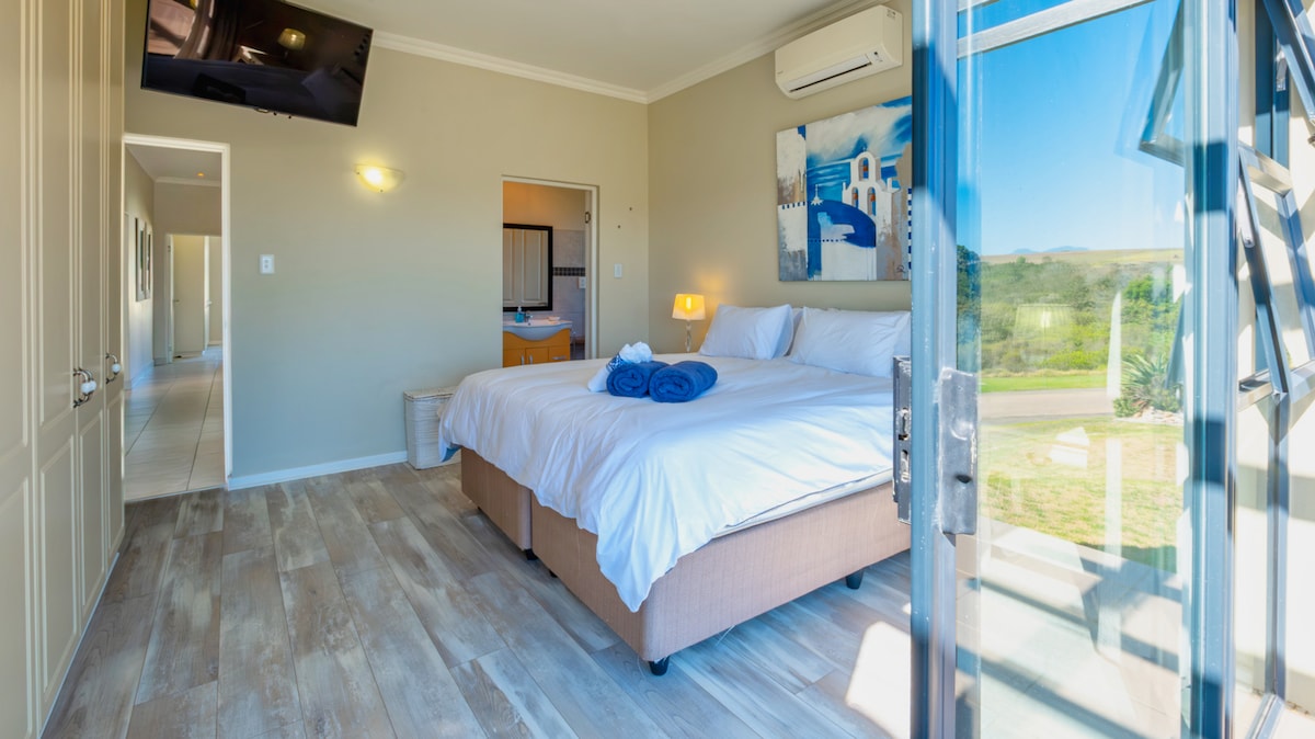Mountain View Villa Oubaai - Houses for Rent in Oubaai Golf Estate ...