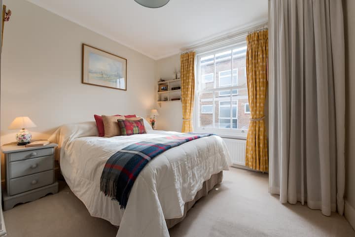 Vesto | Two Bedroom Apartment With Terrace - Fulham