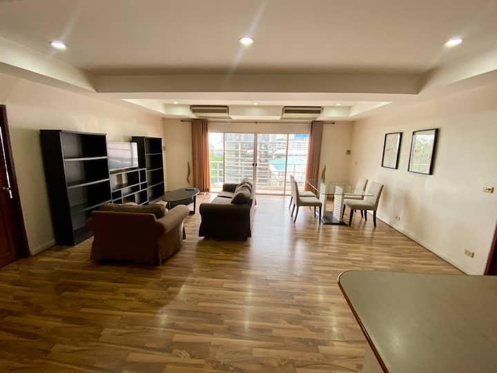 3 Bedrooms
ศรีย่าน เรสซิเดนซ์ Sriyan Residence - Bangkok