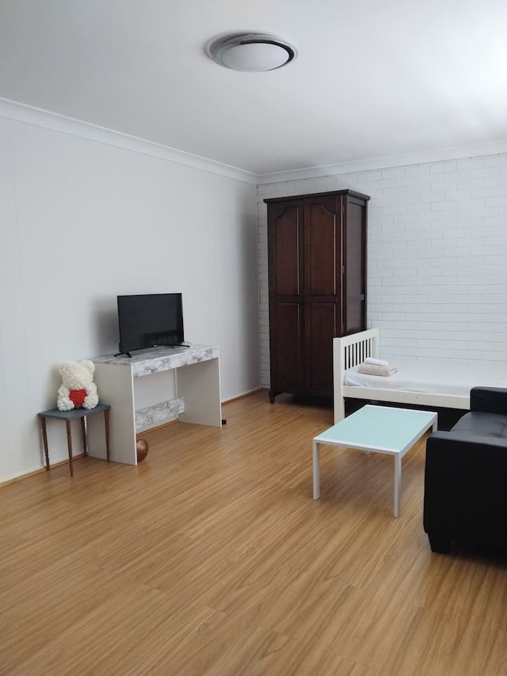 Female Room- Private Lounge & Own Shower - Saint Andrews
