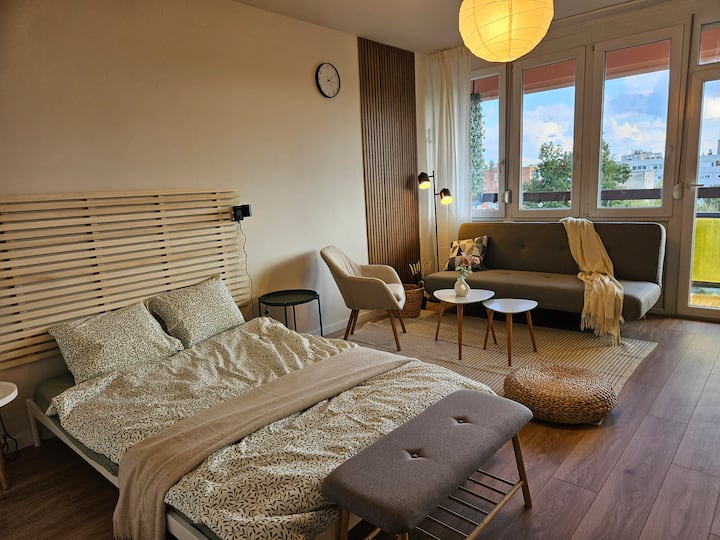 Modern Apartment With Balcony And Closed Parking - Hongrie