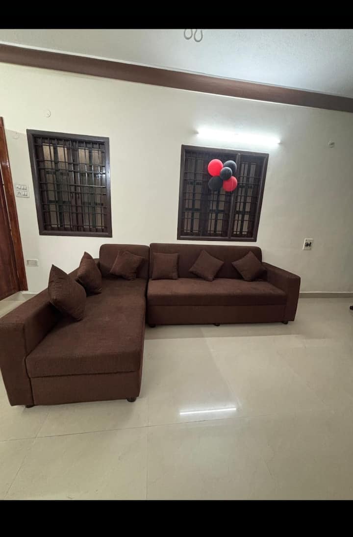 We Have  8 Ac Bedrooms With Attractions Washrooms - Chennai