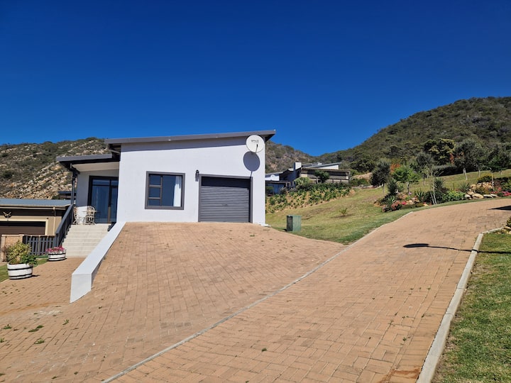 Modern Three Bedroom House In Secure Estate - Mossel Bay
