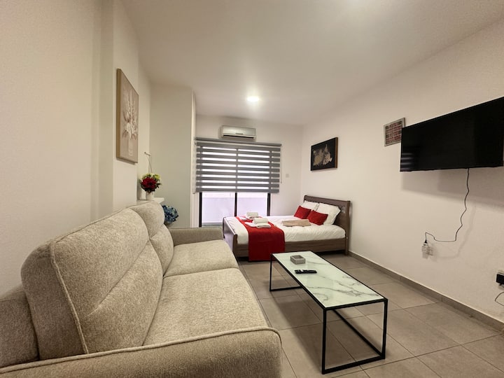 Modern Beach Apartment • Cozy Beachwalk City Apt - Lárnaca