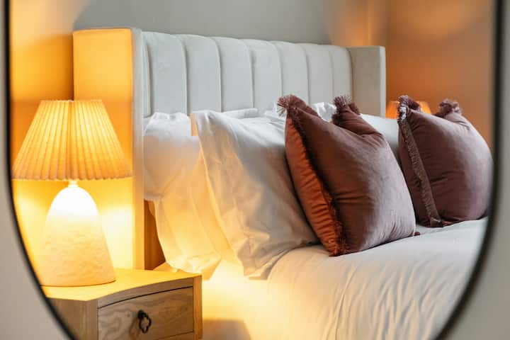 Stylishly Curated Boutique Retreat Calm & Comfort - Ilford