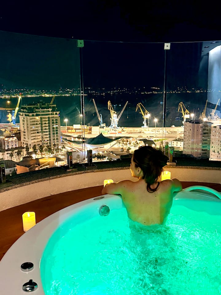 Domenéa | Skyline Jacuzzi Retreat - Durrës