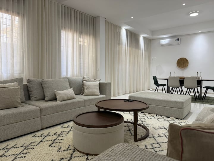 Bel Appartement Moderne Et Décoré Avec Goût - Dakar