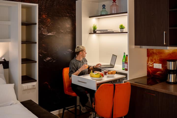 Urban Living: Möbliertes-apartment In Bestlage - Berlin