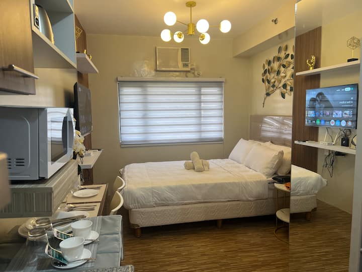 Airbnb I Filinvest Alabang I Pool I Pay Parking - Muntinlupa