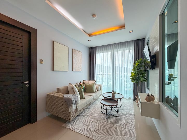 Sea View Cozy Condo • Spacious 2 Br • Patong Beach - Patong Beach