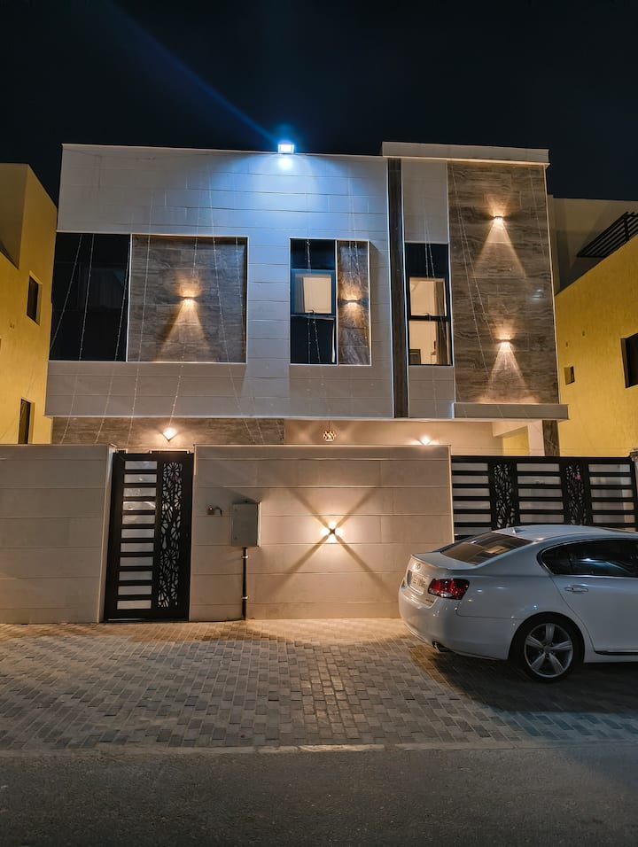 Family 5br Villa W/sunset Terraces & Bbq – Helio 2 -
