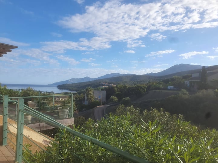 Appart. T2 Avec Belle Terrasse, Vue Mer/cap St-flo - Saint-Florent