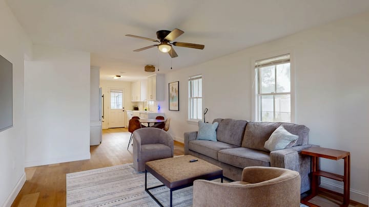 Jax Beach Retreat - Jacksonville Beach, FL