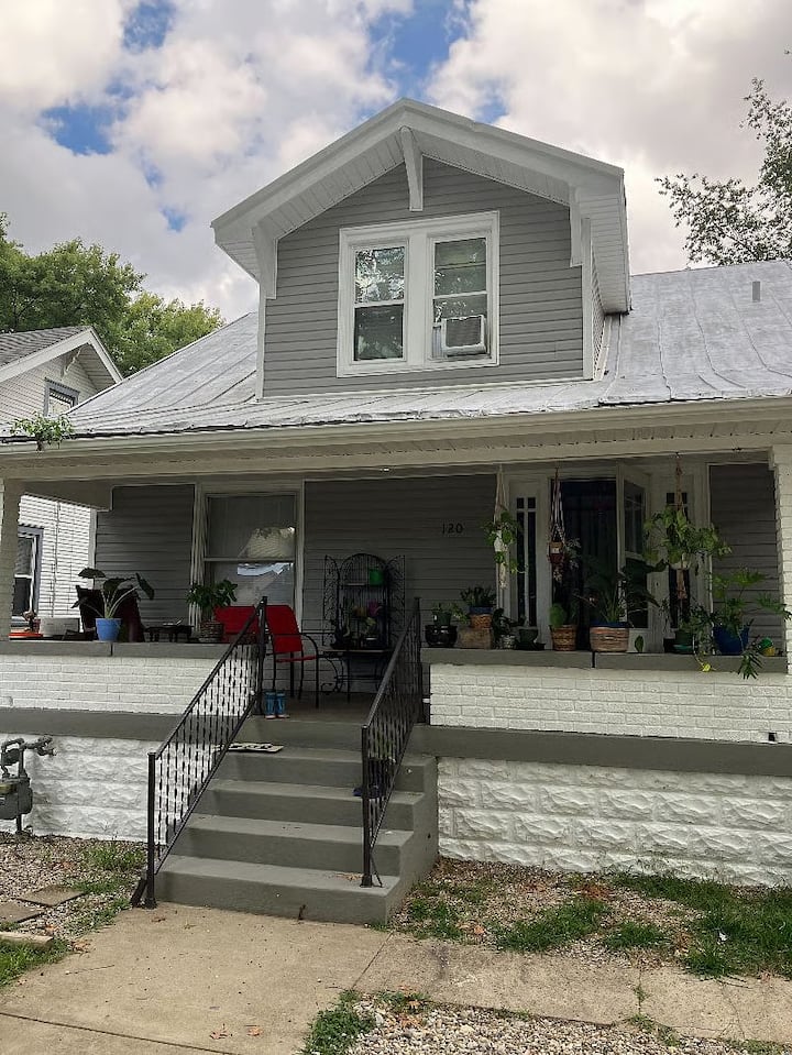 The Compact Comfort - Cute 1 Bedroom Unit 2 - Louisville, KY