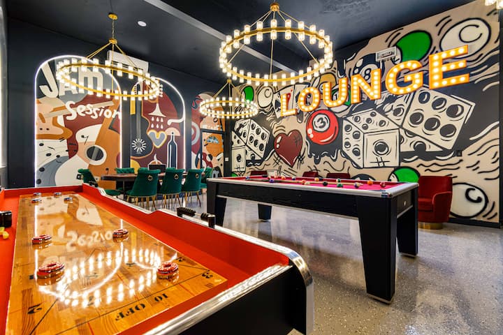 Electric Grove Estate By 5 Seasons Homestays - Asheville, NC