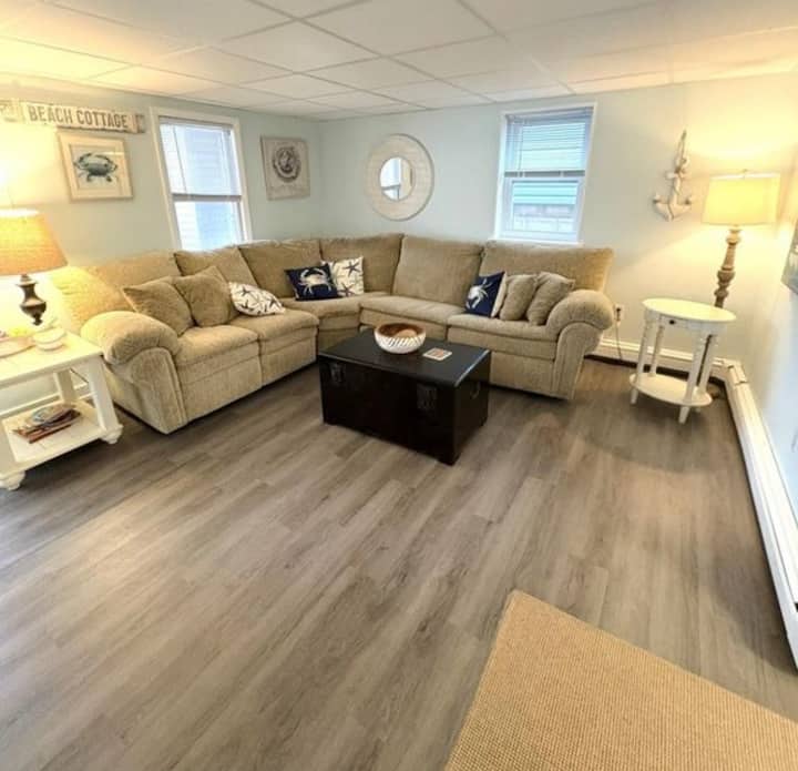 Seaside Park 2br (Unit A) | 7 Houses To Beach - Seaside Park, NJ