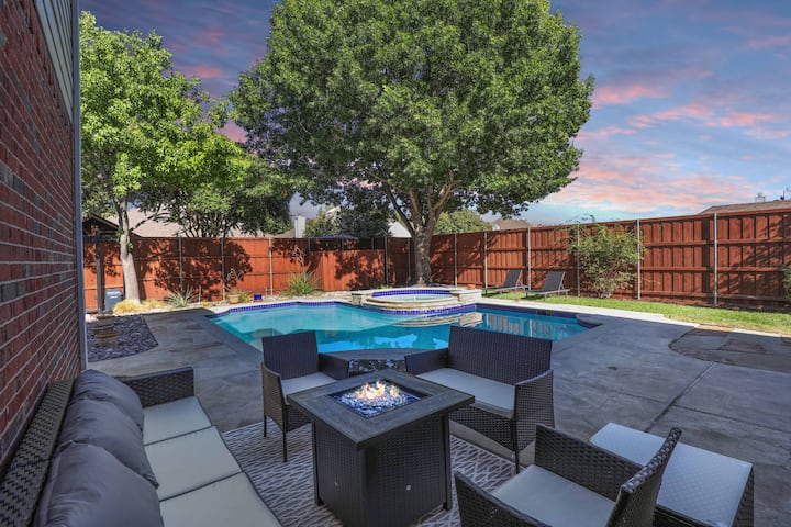 5br Frisco W/ Pool • Sleeps 14 • Near The Star - Frisco, TX