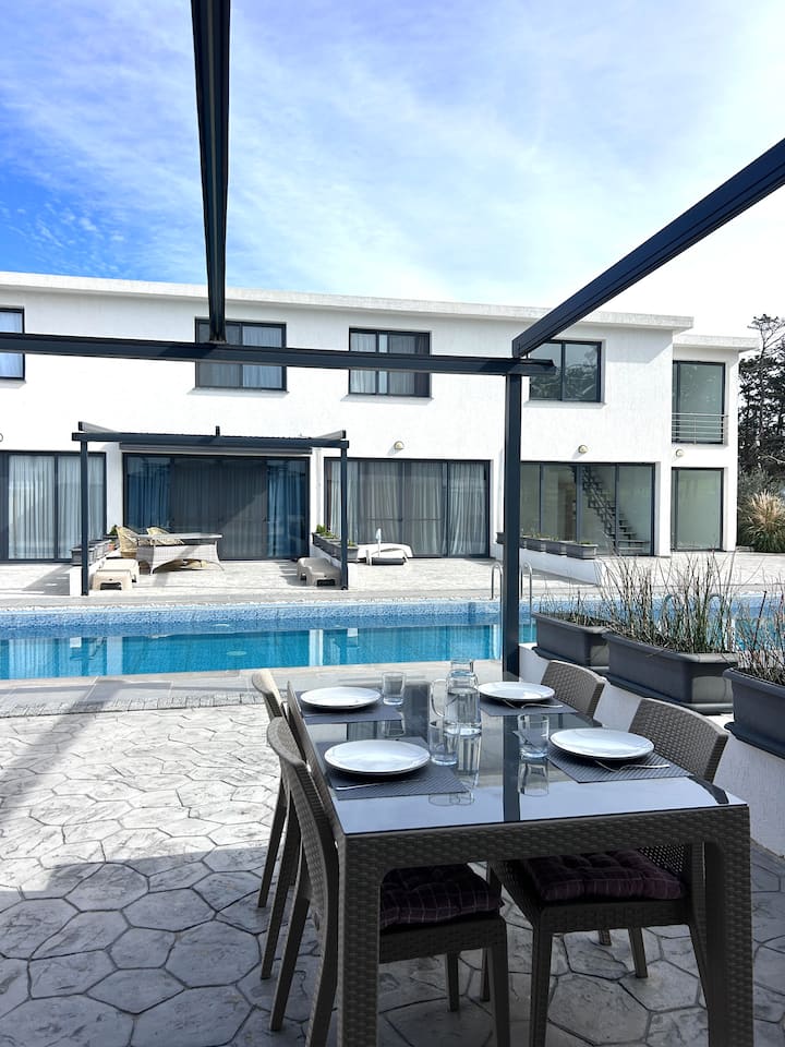 Spacious Apartment With Walk-out Pool - Northern Cyprus