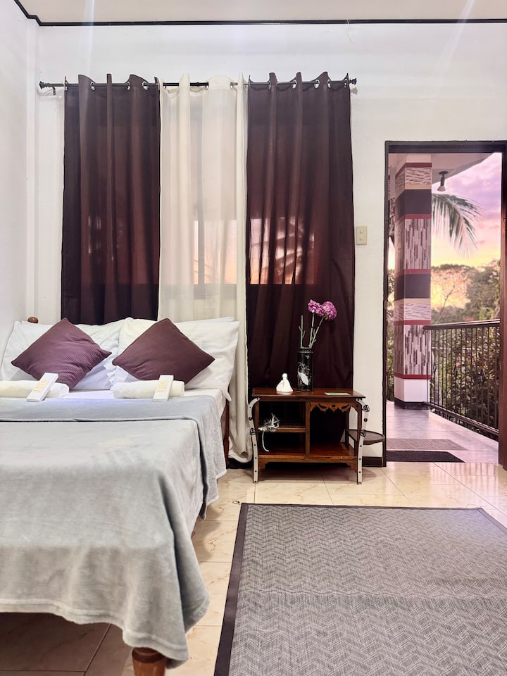 Placido’s Vacation Home - Puerto Galera