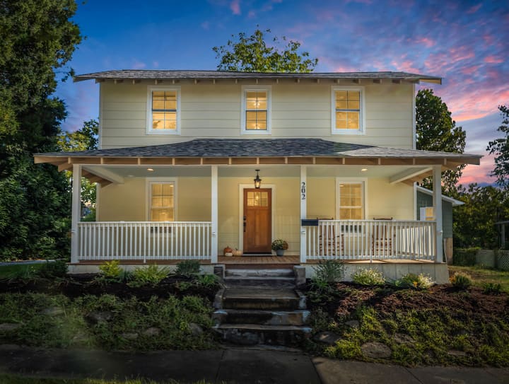 Modern Honeybee * Downtown Hendersonville - Hendersonville, NC