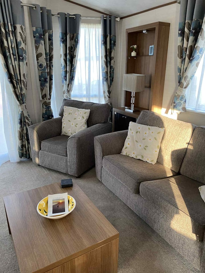 Suz's Pet Friendly Seaview Lodge - Lossiemouth