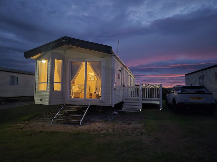 Suz's Pet Friendly Seaview Lodge - Lossiemouth