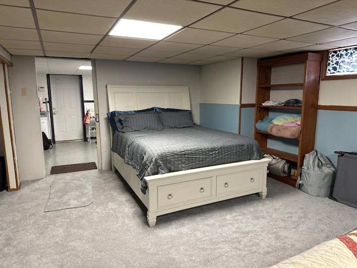 Spacious Lower-level Suite Near Psu Altoona - Altoona, PA