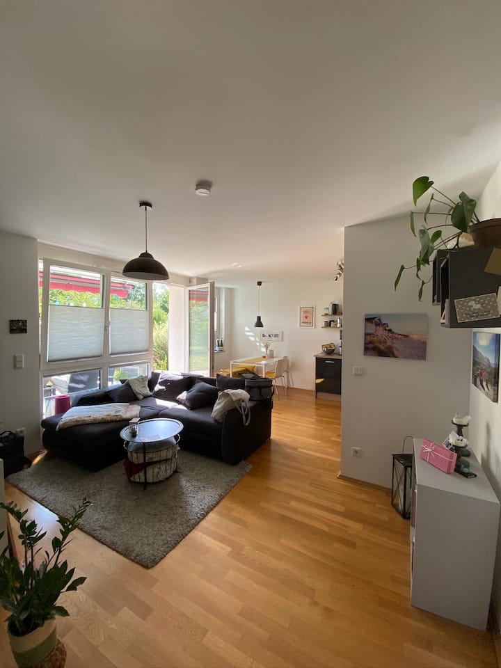 Helle, Ruhige Wohnung In München Mit Garten - Feldkirchen