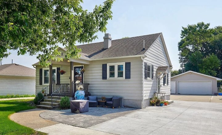 Cozy Retreat In The Heart Of Ankeny - Ankeny, IA